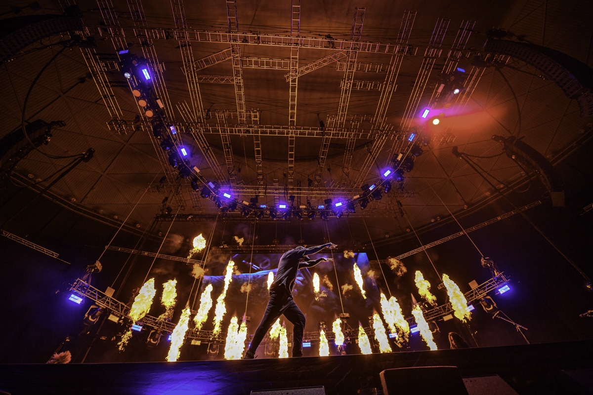 Falling In Reverse: arrogancia y genialidad visual en su estreno en ...